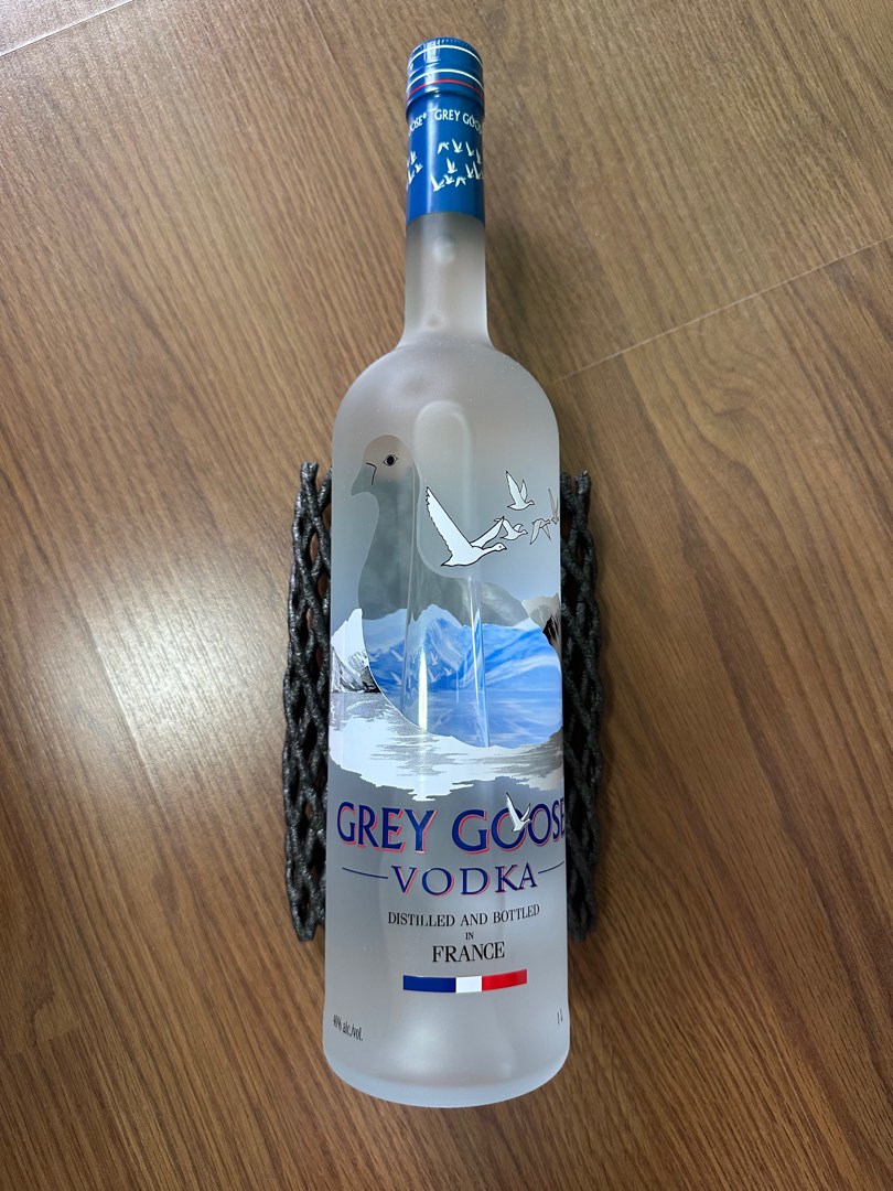 Grey Goose - 1L @40%, Food & Drinks, Alcoholic Beverages on Carousell