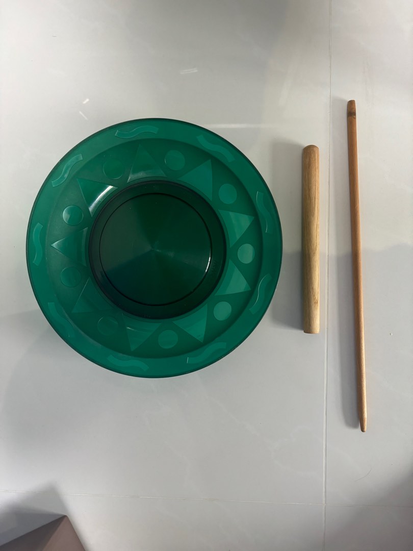 Juggling Plate Henrys with Green Base, Hobbies & Toys, Toys & Games on ...