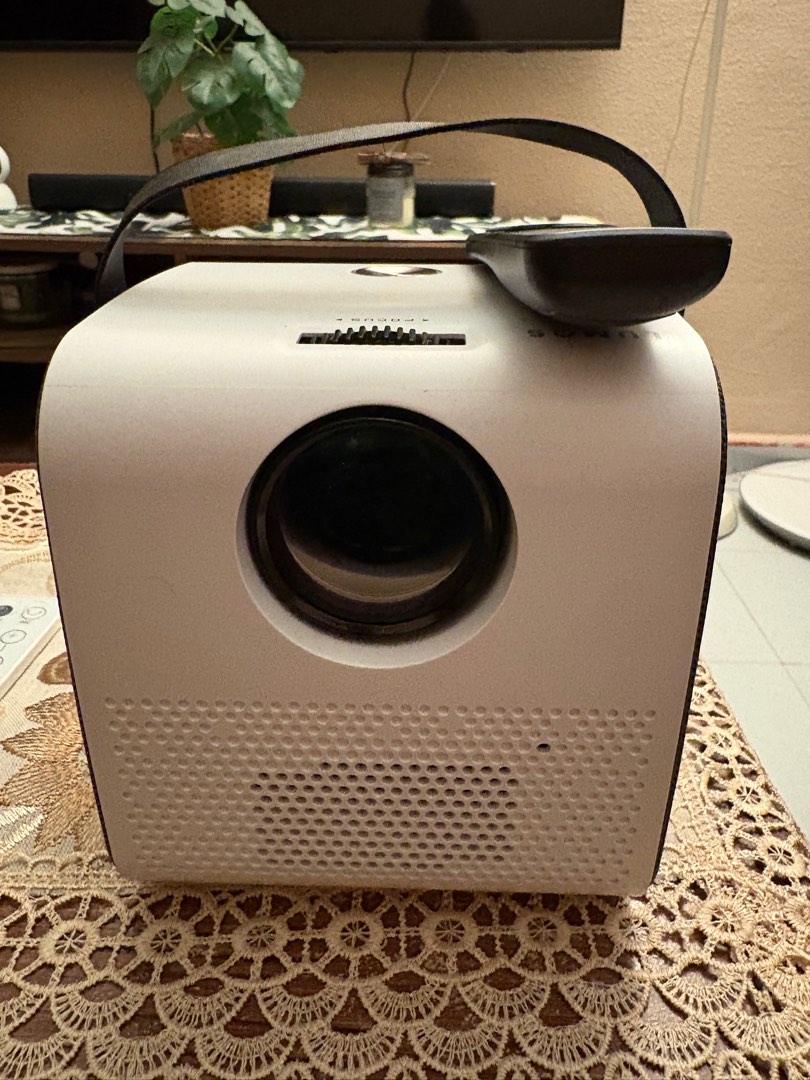 LUMOS Ray Home Cinema Short Throw Projector - Smart - With YouTube and ...