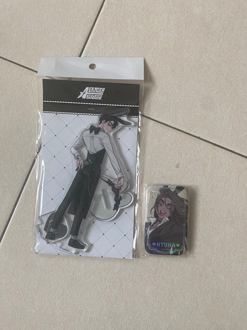 OFFICIAL Alien Stage Ivan Acrylic Standee & Hyuna Badge, Hobbies & Toys ...