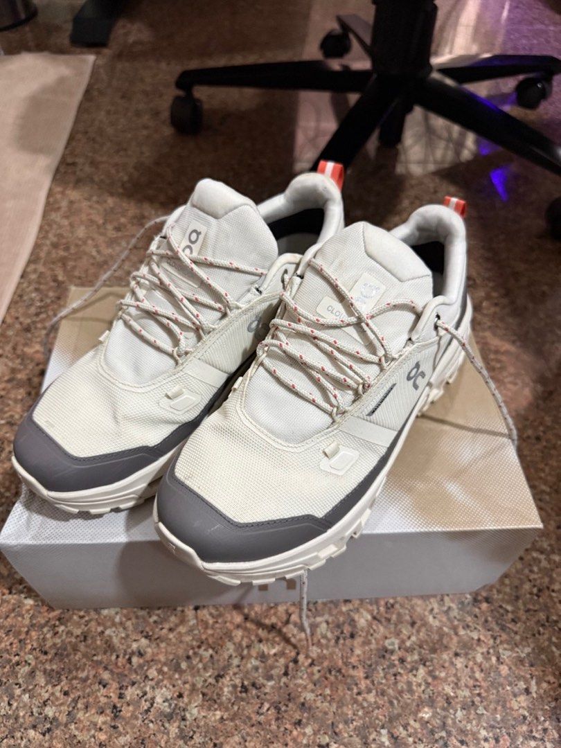 On Cloudrock Low Waterproof Ivory - EU 43, Men's Fashion, Footwear ...