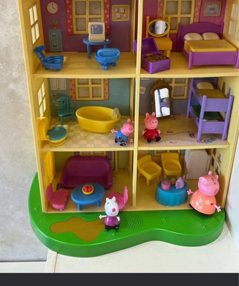 Peppa Pig Dollhouse Playset, Hobbies & Toys, Toys & Games on Carousell