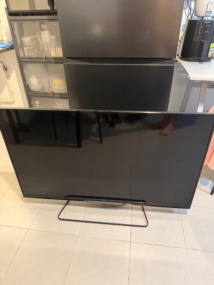 Philips 46 inch 4900 series 3D Ultra Slim Smart LED TV with Pixel Plus ...