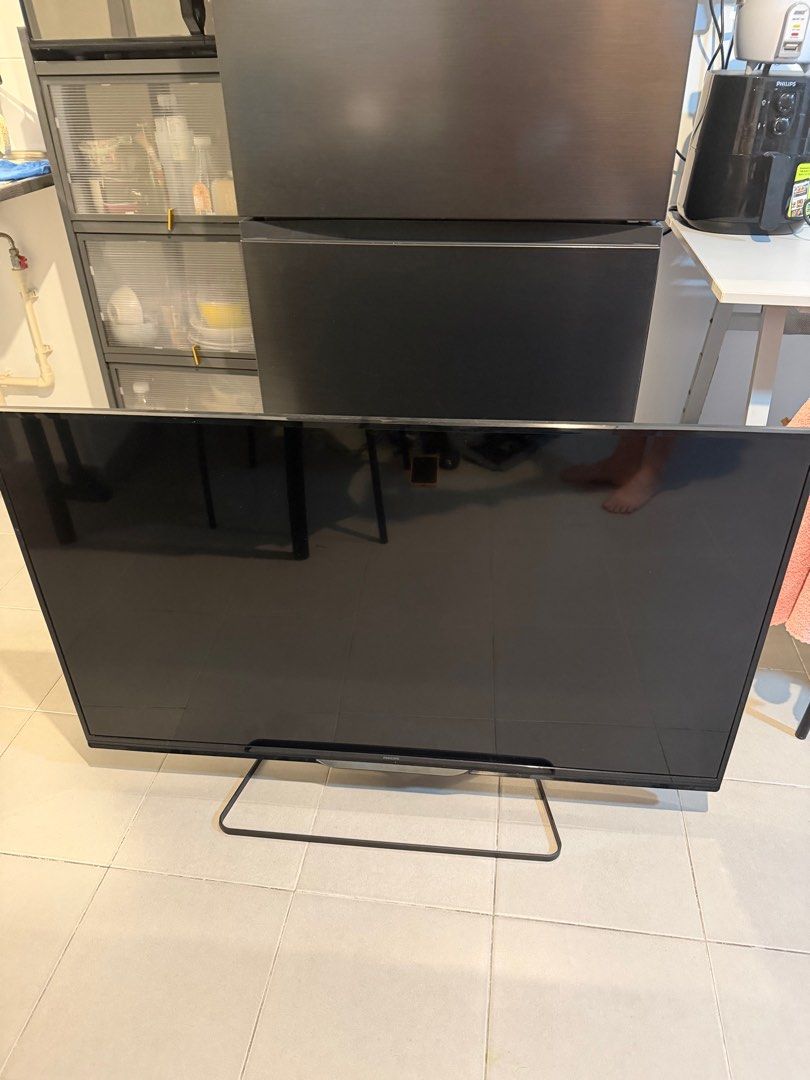 Philips 46 inch 4900 series 3D Ultra Slim Smart LED TV with Pixel Plus ...