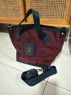 Miniso x Harry Porter "The Book Of Monster Bag", Women's Fashion, Bags ...