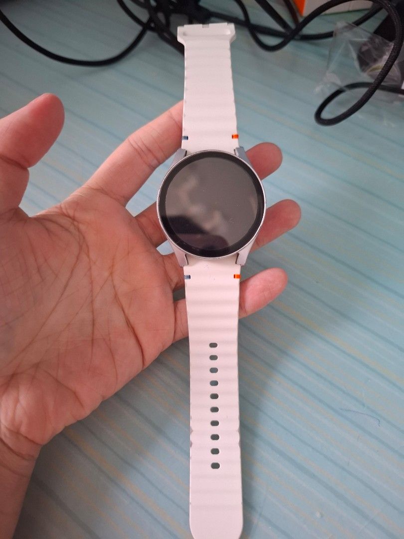 Samsung Galaxy Watch 7 - White, Mobile Phones & Gadgets, Wearables ...