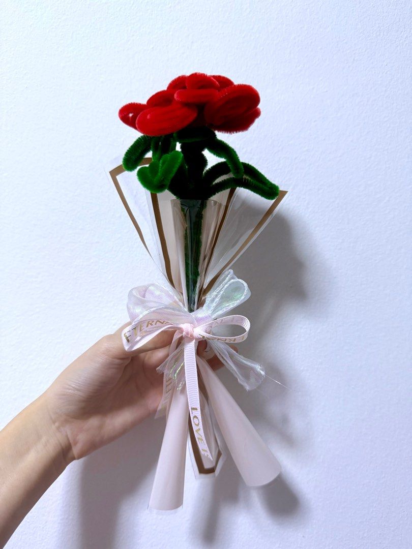 Single Stalk Handmade Pipe Cleaner Rose, Hobbies & Toys, Flowers ...