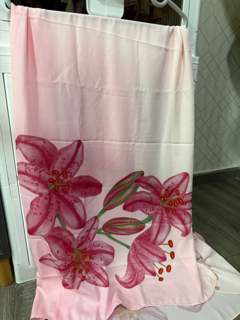 Temu bunga shawl chiffon , Women's Fashion, Muslimah Fashion, Hijabs on ...