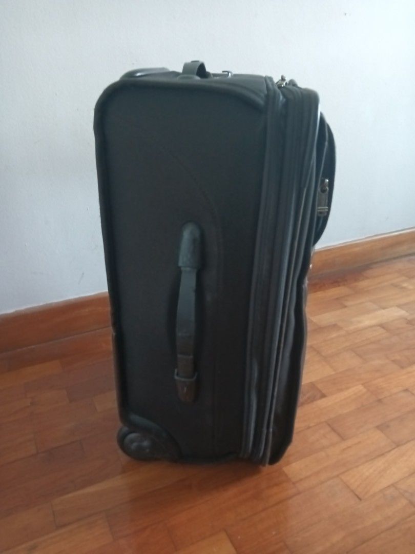 Tumi Hand carry, Hobbies & Toys, Travel, Luggage on Carousell