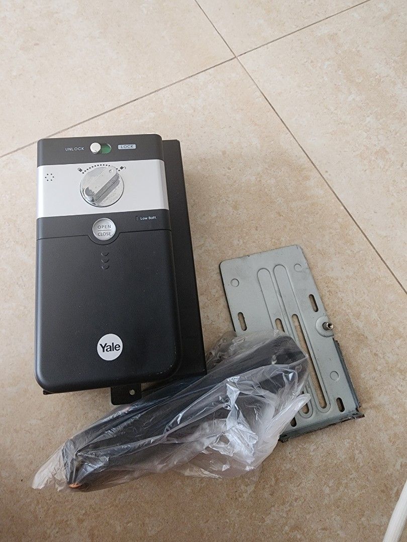 Yale Smart Digital Door Lock, Furniture & Home Living, Security & Locks ...