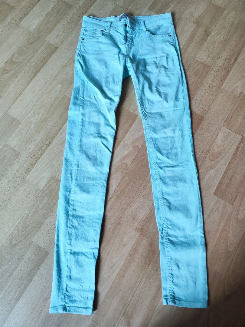 Zara Trafaluc Light Blue Jeans - Size 34, Women's Fashion, Bottoms ...