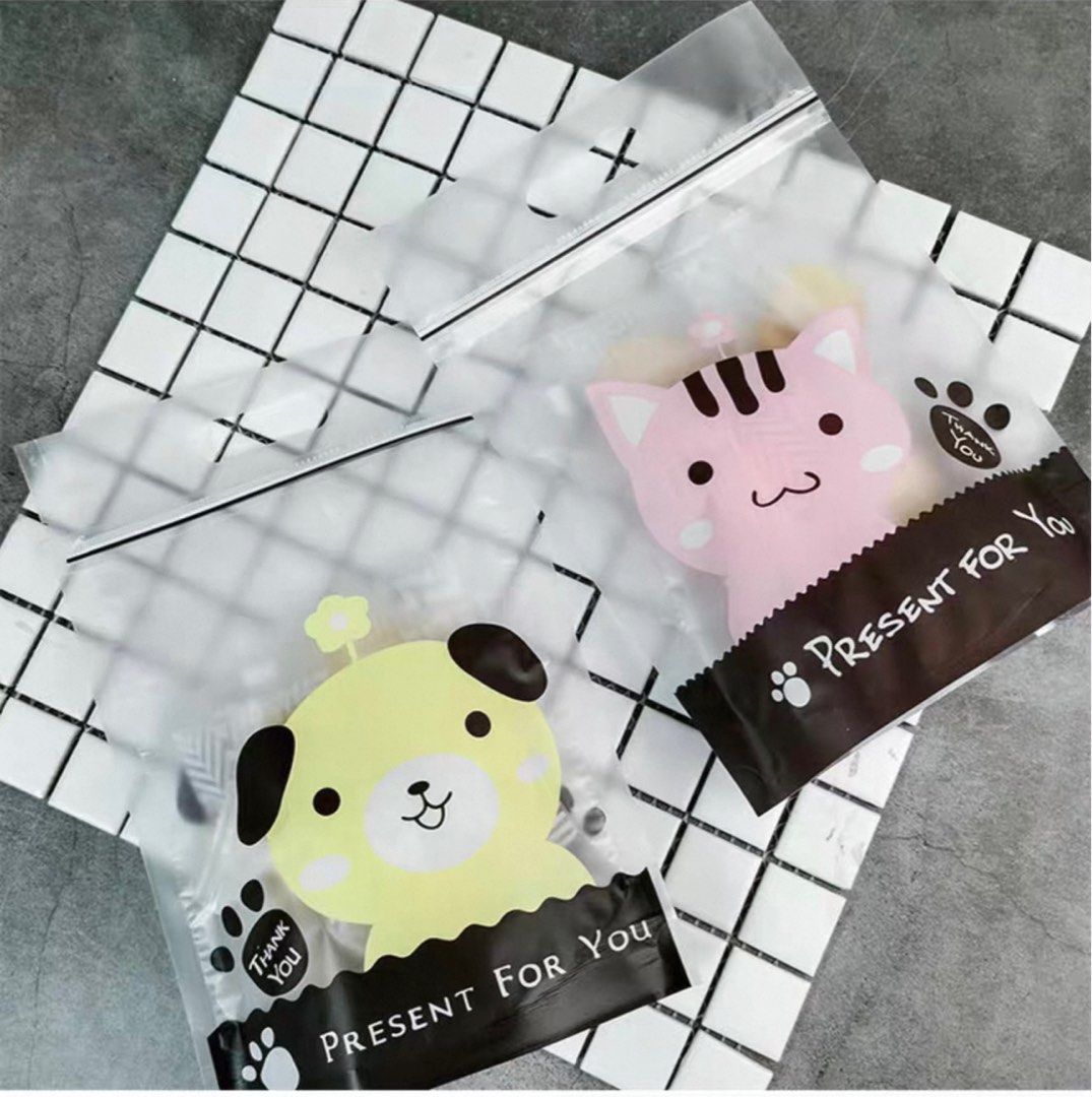 $6 for 60 pcs cute cartoon zip lock biscuits bag per pack, Hobbies ...
