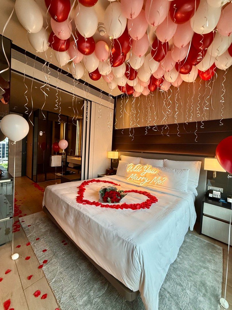 Hotel Room Proposal Balloon Decoration 💍🎈 | ROM | Wedding | Marry me ...