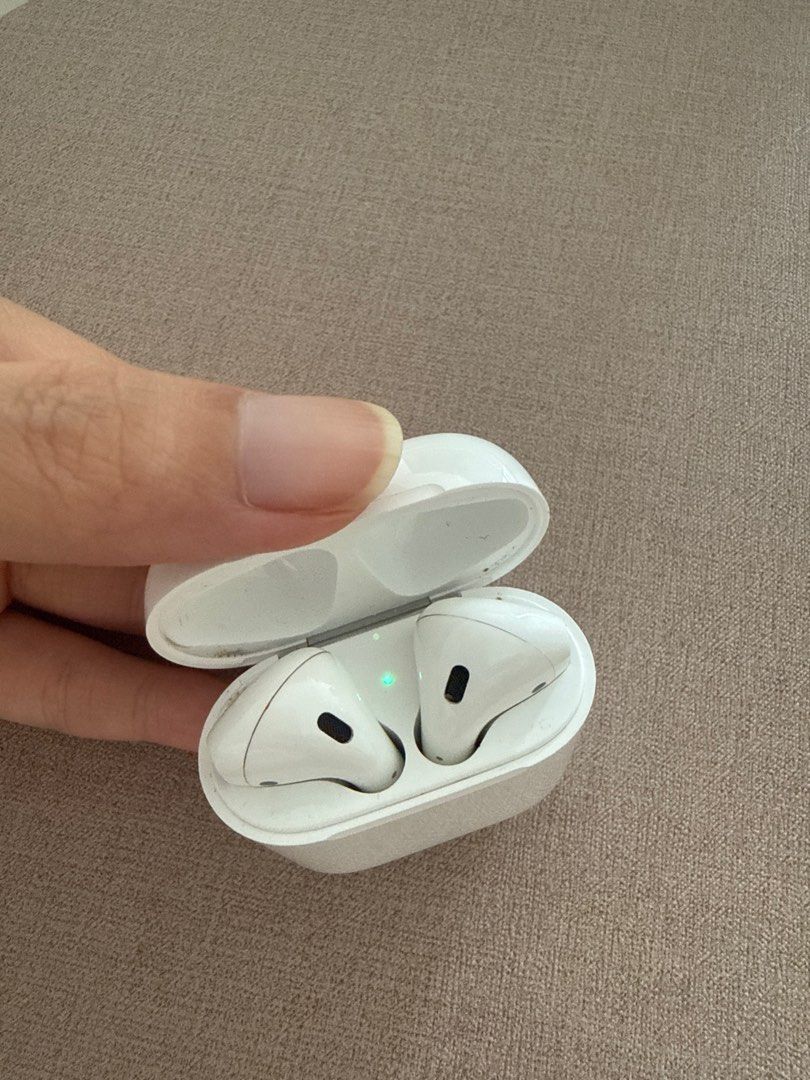 Apple AirPods 2nd Gen - White, Audio, Earphones on Carousell