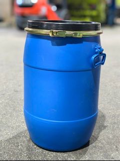 100L Blue Plastic Barrel with Lid, Furniture & Home Living, Kitchenware ...