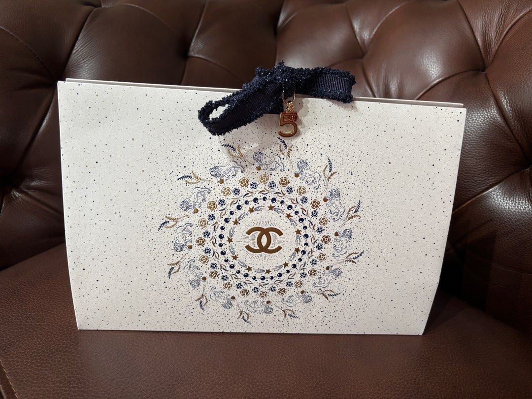 Chanel Holiday 2025 Gift Bag with Charm - Authentic, Hobbies & Toys ...