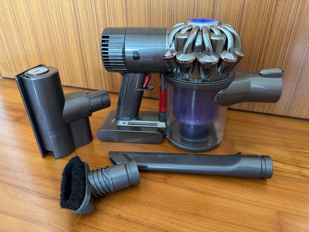 Dyson V6 Cordless Vacuum Cleaner with Attachments, TV & Home Appliances ...