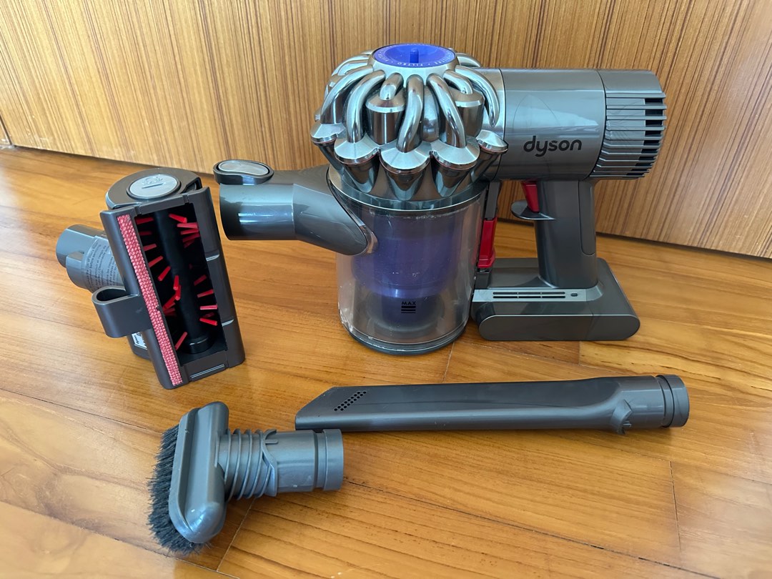 Dyson V6 Cordless Vacuum Cleaner with Attachments, TV & Home Appliances ...