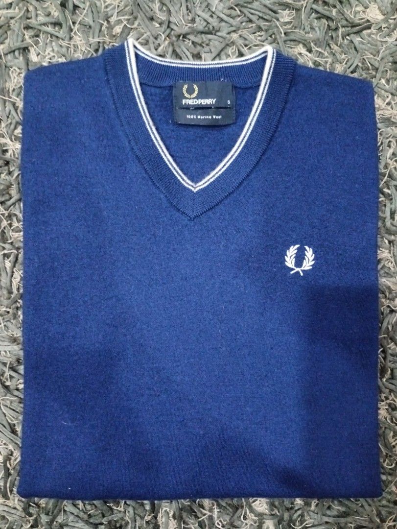 Fred Perry Merino Wool V-Neck Sweater, Men's Fashion, Coats, Jackets ...