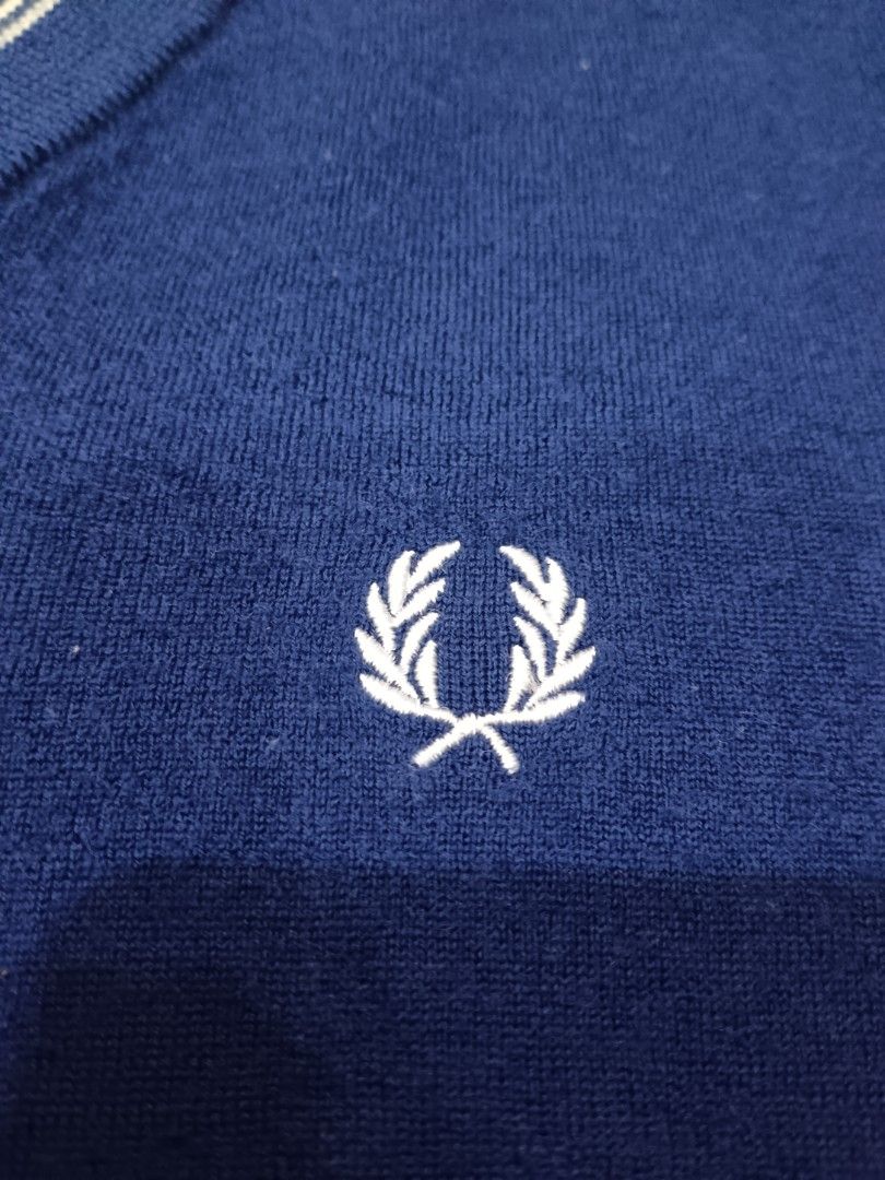 Fred Perry Merino Wool V-Neck Sweater, Men's Fashion, Coats, Jackets ...