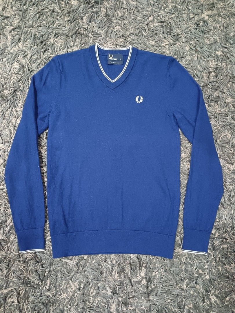 Fred Perry Merino Wool V-Neck Sweater, Men's Fashion, Coats, Jackets ...