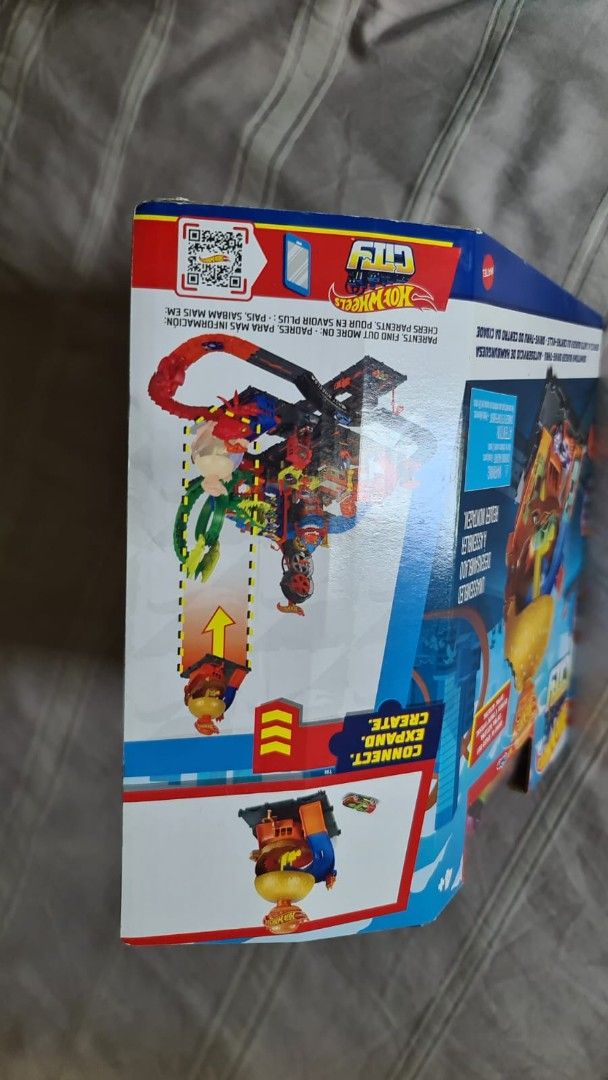 Hot Wheels City Downtown Burger Drive-Thru Playset, Hobbies & Toys ...