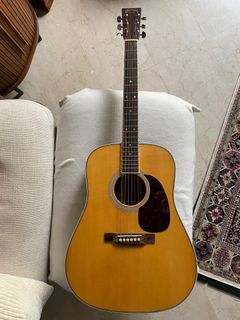 Martin Dreadnought Junior JR-10E-02 Acoustic Guitar, Hobbies & Toys ...