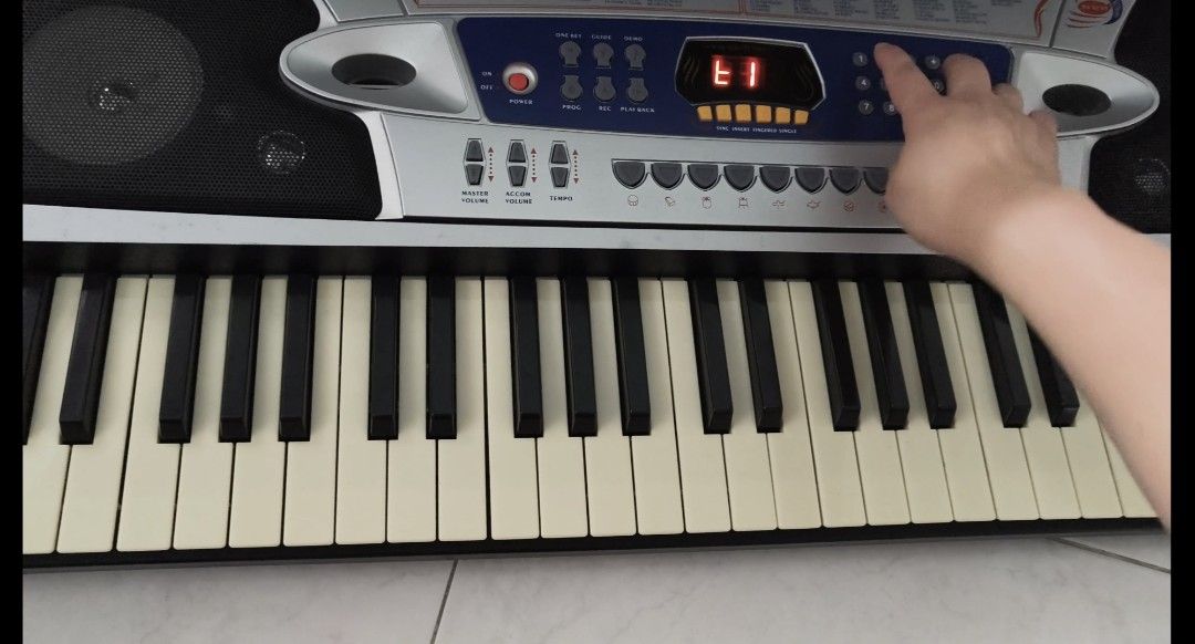 MK-2063 54 Keys Digital Electronic Keyboard, Hobbies & Toys, Musical ...