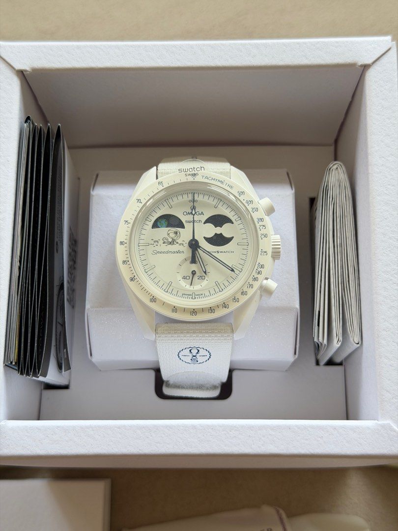 Moonswatch Mission to Earthphase Moonshine Gold (Cold moon), Men's ...