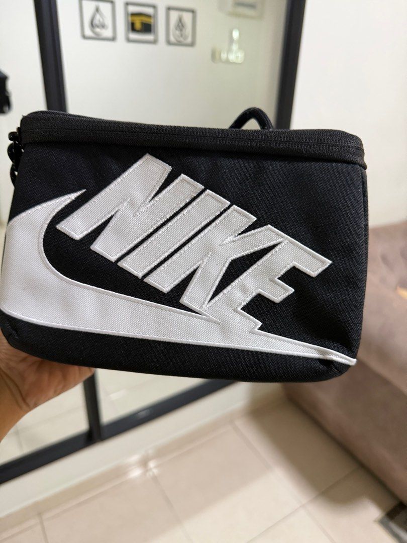 Nike Mini Shoebox Crossbody Bag (3L) - Black, Men's Fashion, Bags ...
