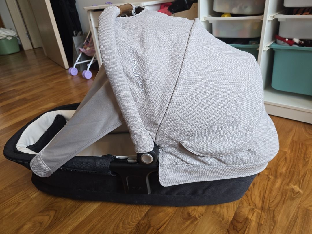 Nuna TRIV Carry Cot Bassinet + car adapter for PIPA Next, Babies & Kids ...