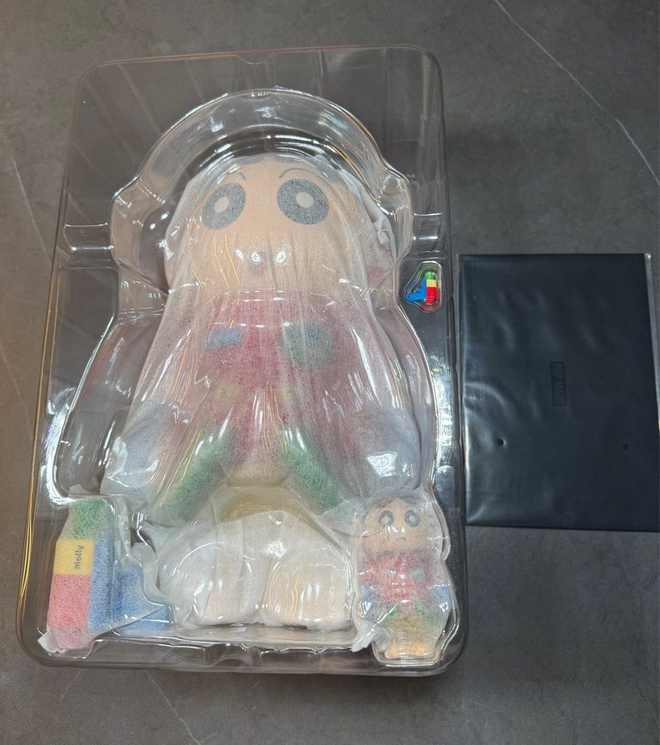 POP MART Crayon Shinchan Mega Space Molly 400% Figure, Hobbies & Toys ...