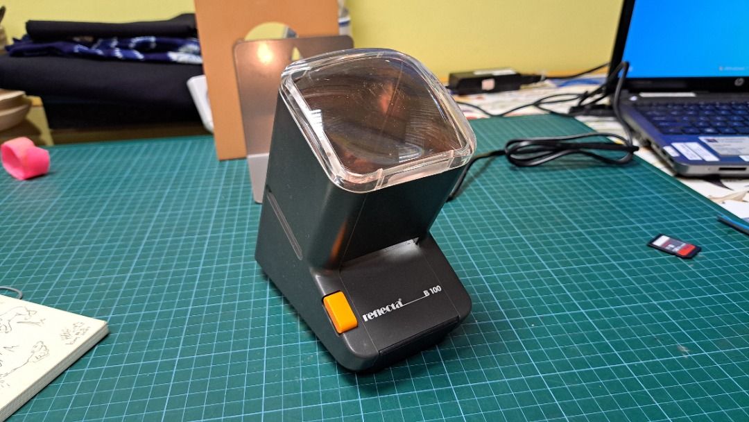Reflecta B100 Slide Viewer, Hobbies & Toys, Memorabilia & Collectibles ...