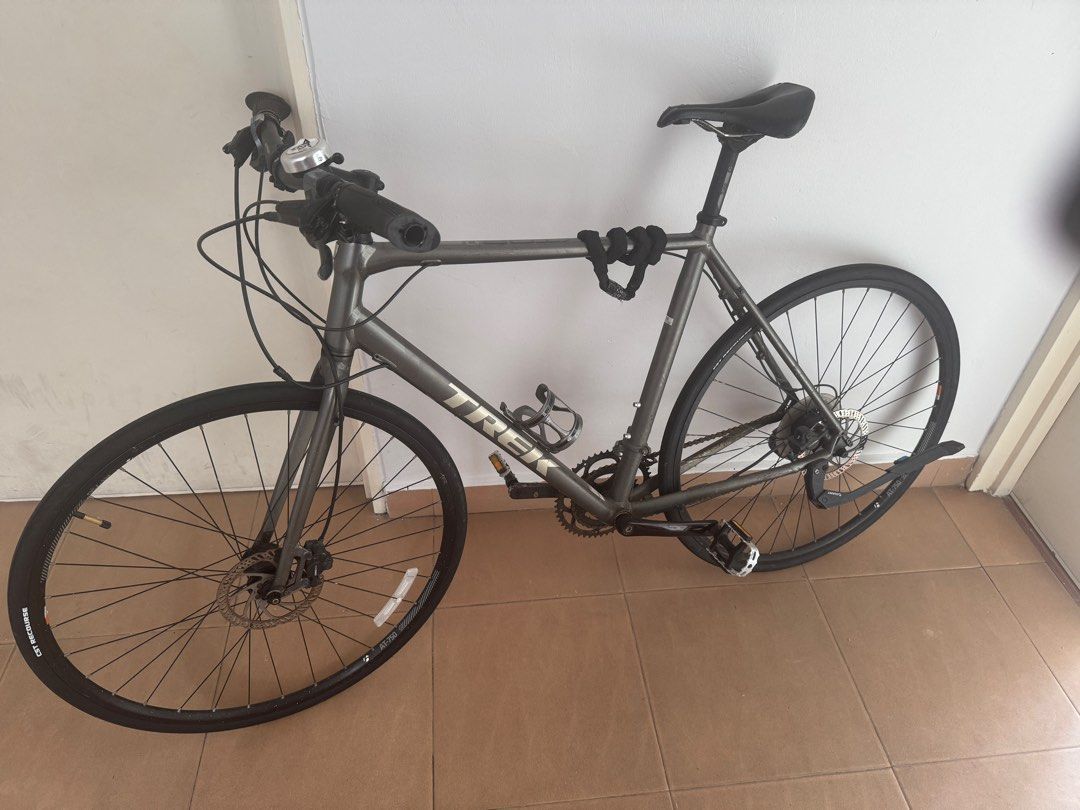 Trek FX 7.2 Hybrid Bike - 56cm, Sports Equipment, Bicycles & Parts, Bicycles on Carousell