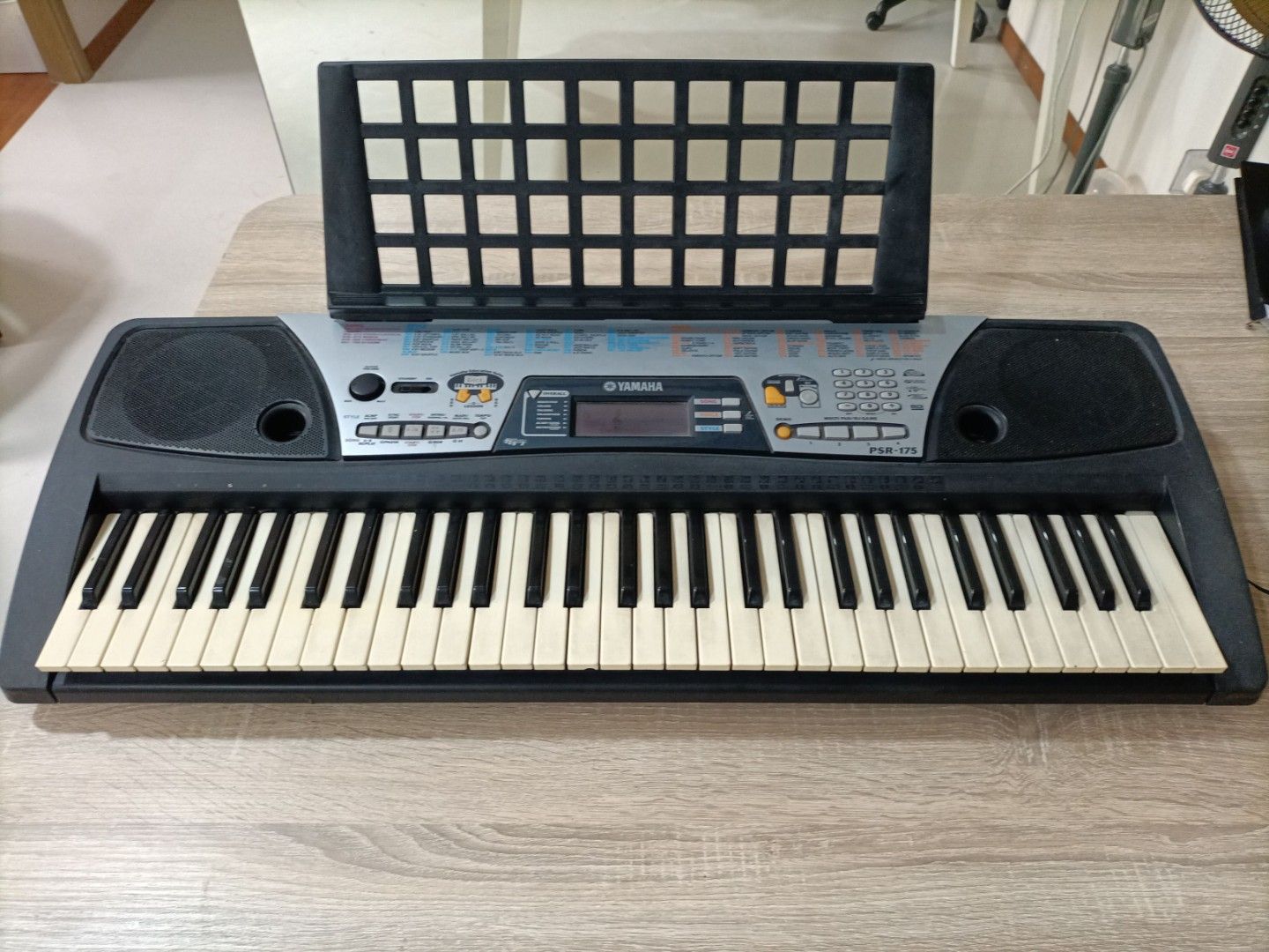 Yamaha PSR-175 Portable Keyboard, Hobbies & Toys, Musical Instruments ...