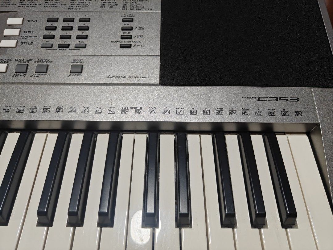 Yamaha PSR-E353 Electronic Keyboard, Hobbies & Toys, Musical ...