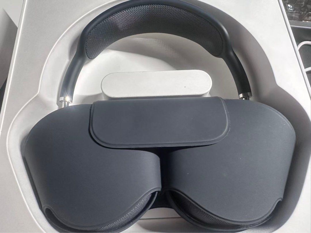 Apple AirPods Max - Space Grey, Audio, Headphones & Headsets on Carousell