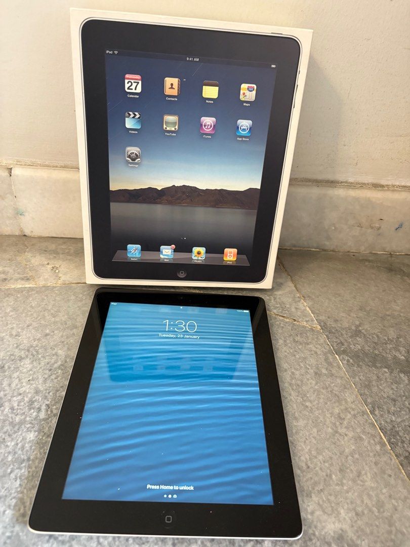 Apple iPad 4th Gen Silver Tablet Model A1458 16GB WiFi Front & Back ...