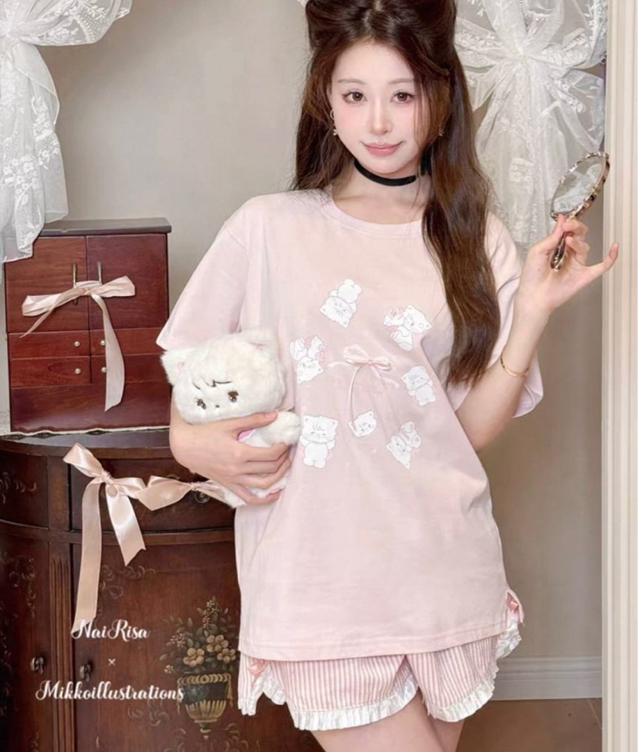 Authentic NaiRisa x Mikko Coquette Ribbon Pink Oversized Tee, Women's ...