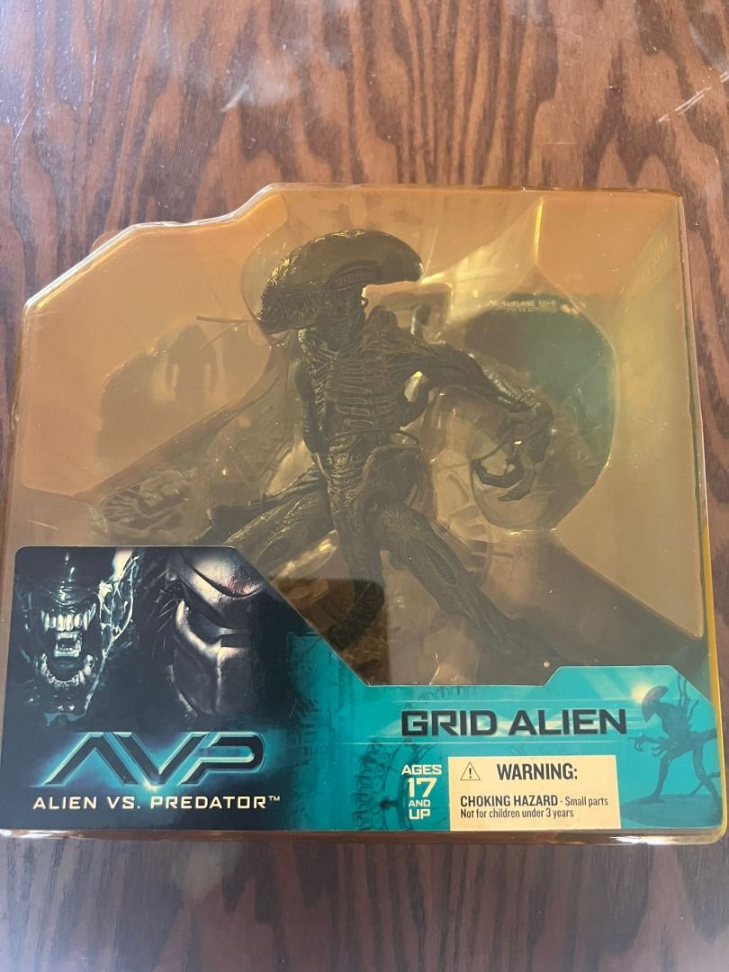 AVP Battle Alien & Grid Alien Action Figures, Hobbies & Toys, Toys ...