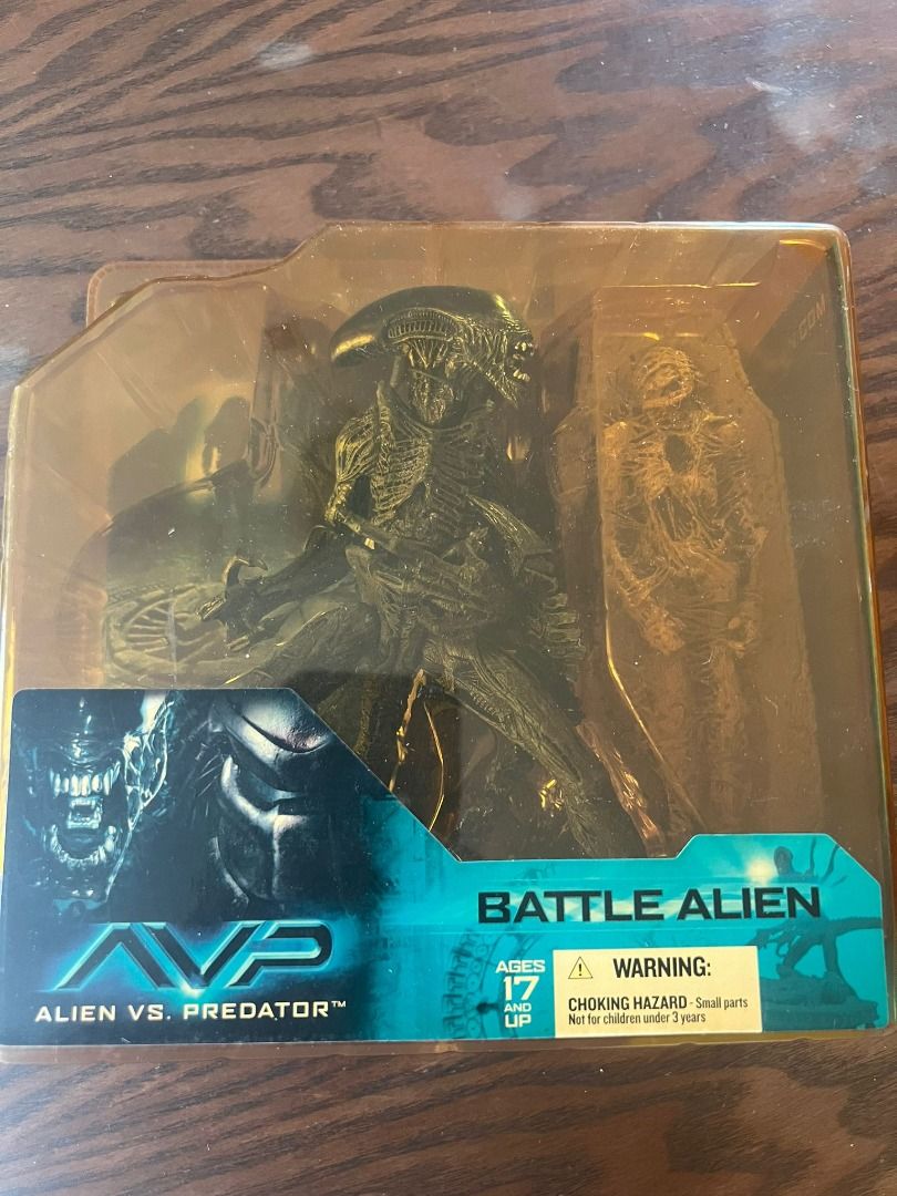 AVP Battle Alien & Grid Alien Action Figures, Hobbies & Toys, Toys ...