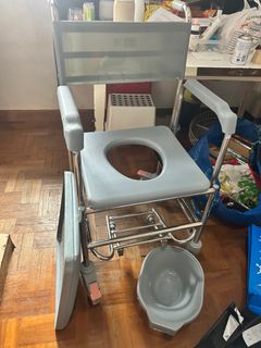 Commode Chair with Walker - Mobility Aid, Health & Nutrition, Assistive ...