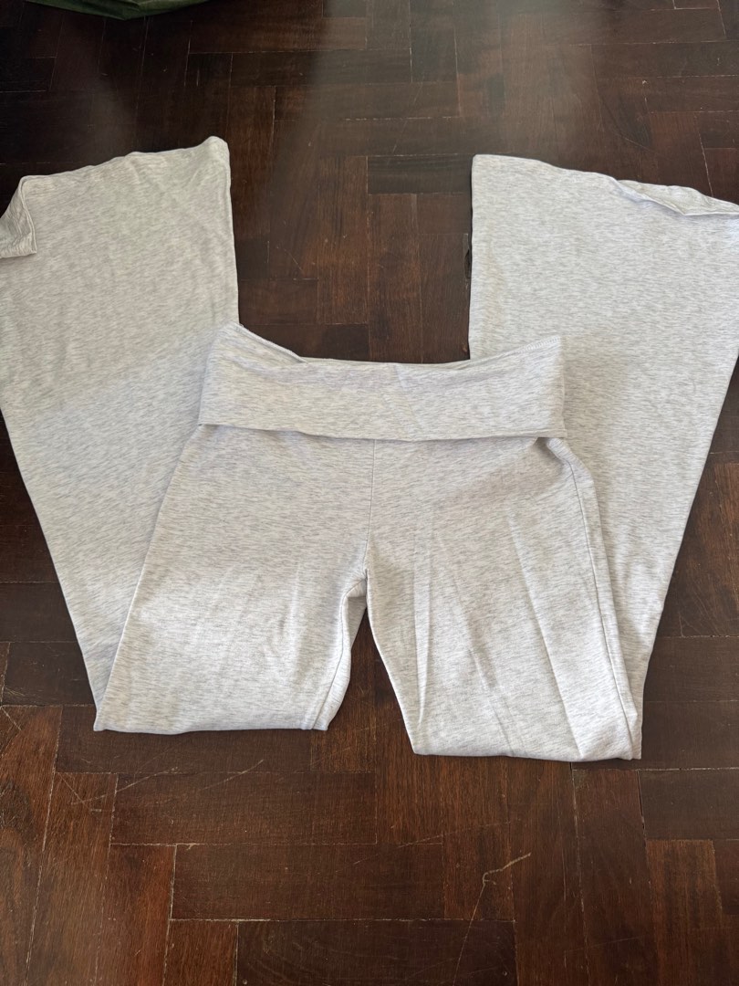 Edikted fold over flare yoga pants, Women's Fashion, Bottoms, Jeans ...