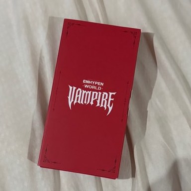 ENHYPEN World Vampire Basic Version, Hobbies & Toys, Memorabilia ...