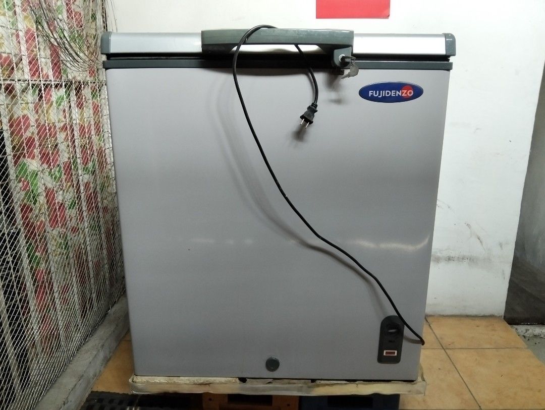 Fujidenzo Dual Function Chest Freezer 7cu.ft (Brownout Buster Series ...
