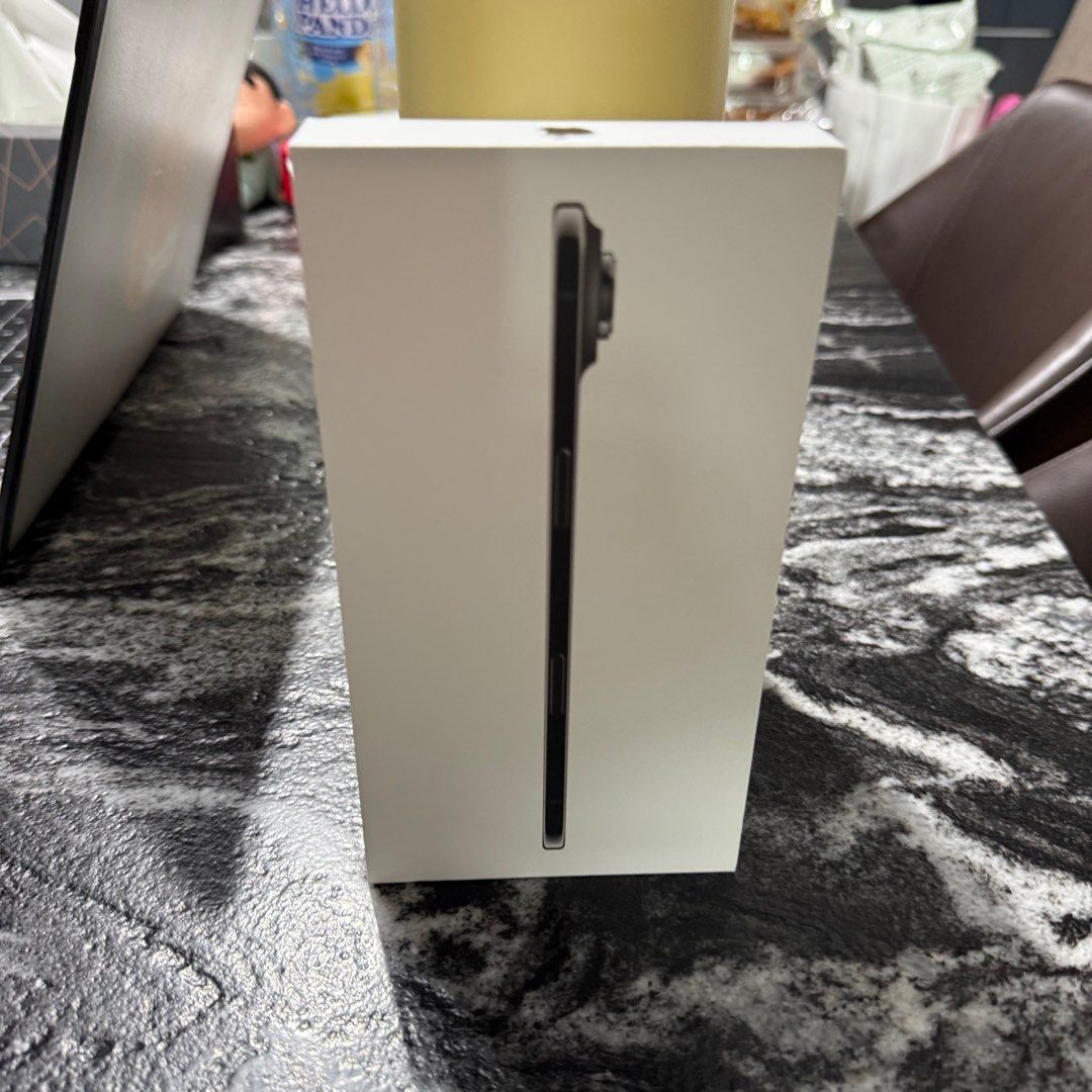 iPhone Air Cloud White 256GB, Mobile Phones & Gadgets, Mobile Phones ...