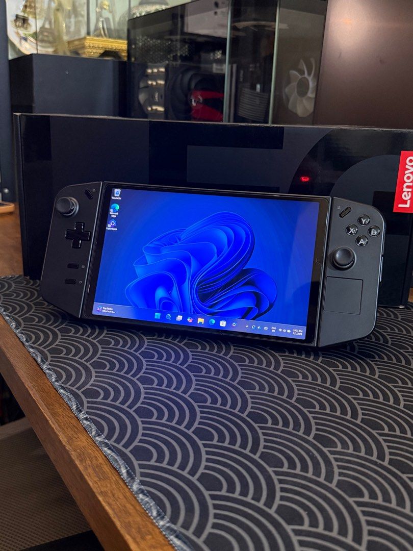 Lenovo Legion Go Z1 Extreme 512GB, Computers & Tech, Desktops on Carousell