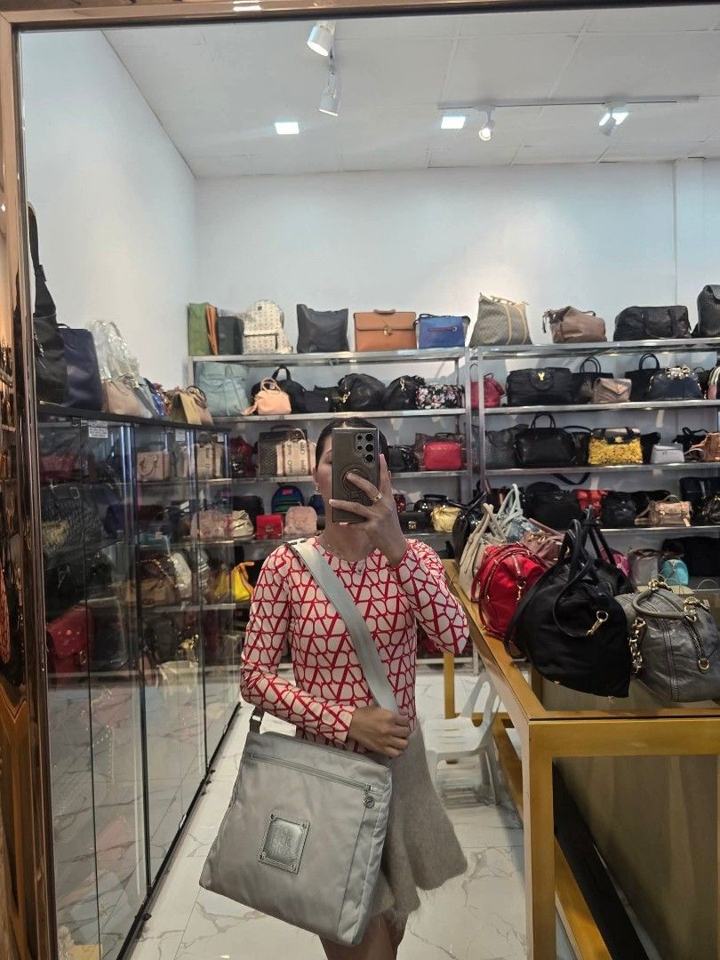 Longchamp Bag Authentic💯💯, Women's Fashion, Bags & Wallets, Cross-body ...