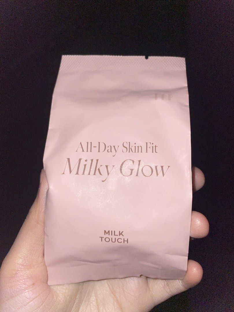 Milk Touch All-Day Skin Fit Milky Glow Cushion Foundation Plus Refill ...
