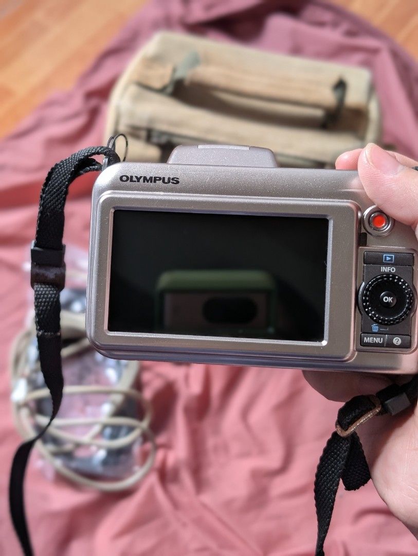 Olympus SP-800UZ Digital Camera with Accessories, Photography, Cameras ...